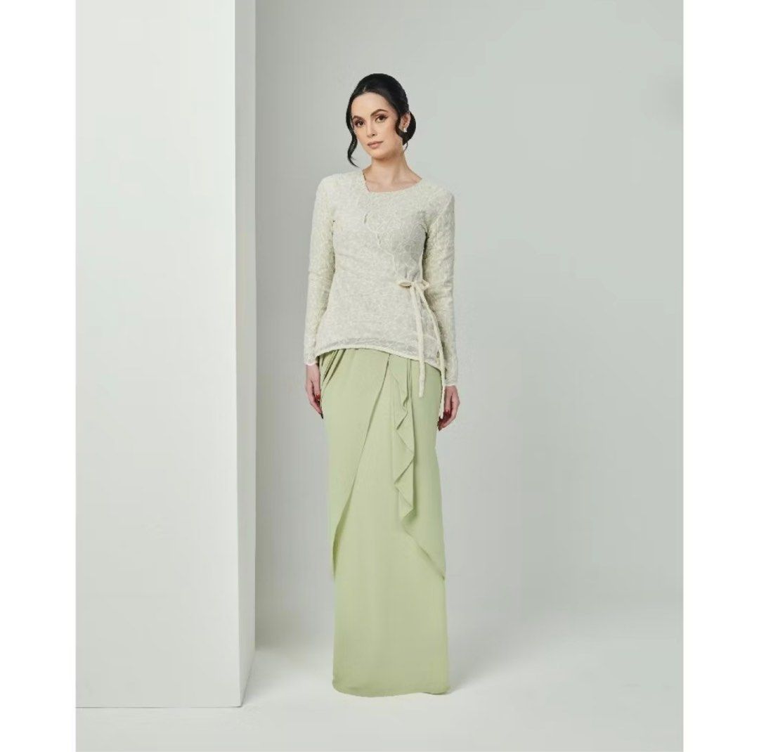 Qiszar Ellis Luxe Timeless Raya Series, Women's Fashion, Muslimah ...