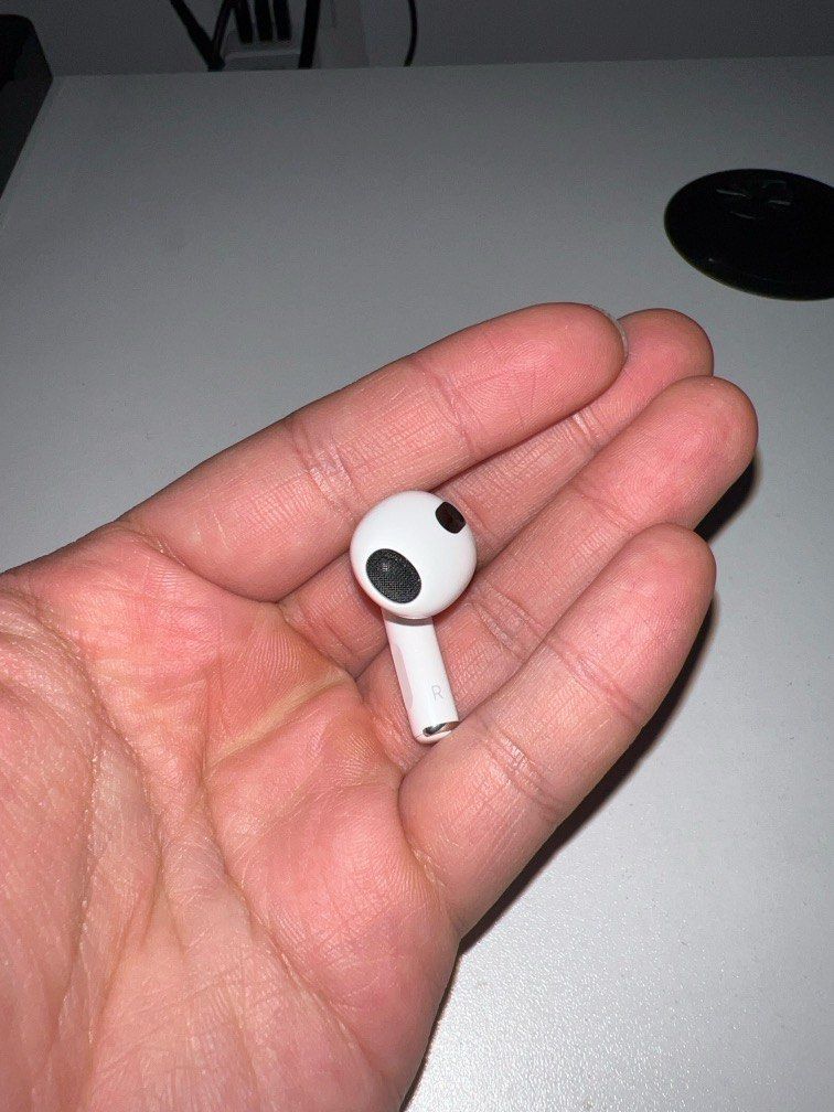 [Right Side] Apple Gen 3 Airpods, Audio, Earphones on Carousell