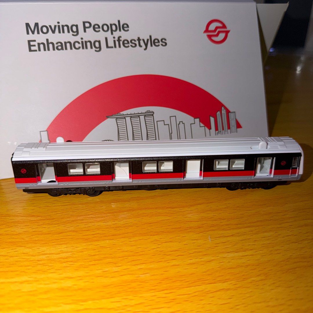 SMRT 38th Anniversary Train & Bus Commemorative Edition model bus ...