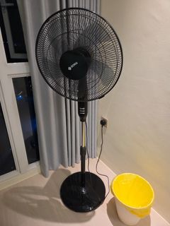 Standing Fan, Furniture & Home Living, Lighting & Fans, Fans on Carousell