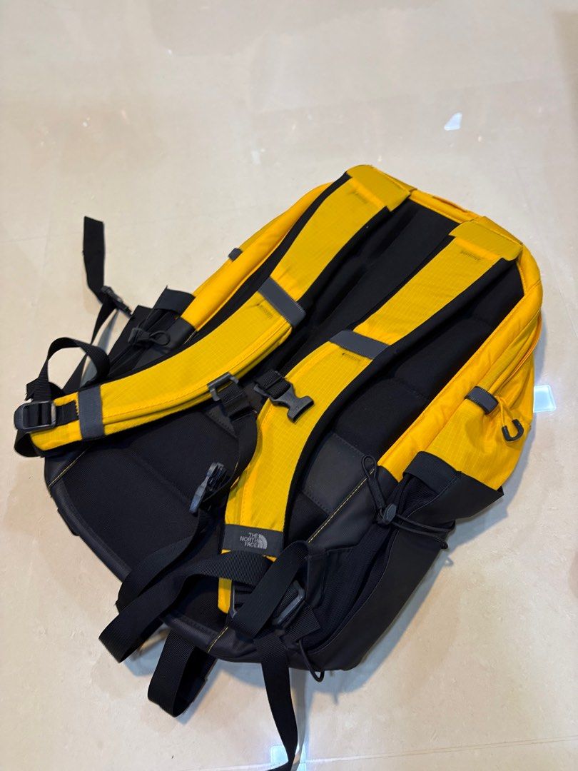 The North Face Borealis 28L Hiking Backpack, Men's Fashion, Bags ...