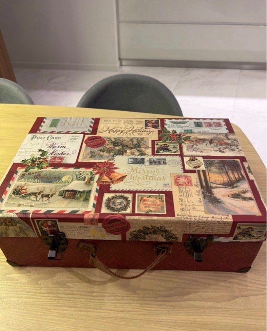 Vintage Christmas Themed Suitcase, Hobbies & Toys, Memorabilia ...