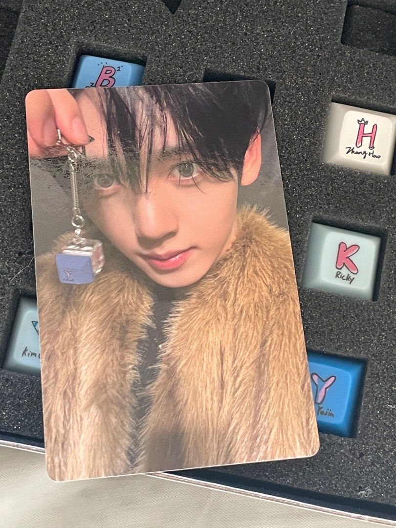 【出】Zb1 Han Yujin key cap ver 卡, 興趣及遊戲, 收藏品及紀念品, 韓流 - Carousell