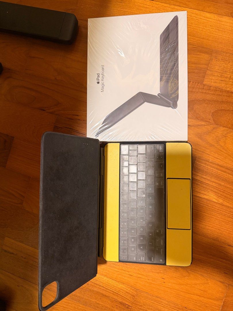 Apple iPad 11 inch Magic Keyboard, Computers & Tech, Parts ...