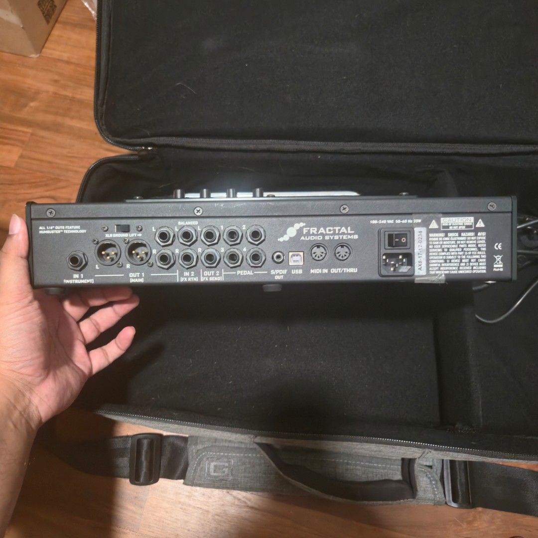 Fractal Audio Systems AX8 Guitar Effects Processor + Gator GT-2412-GRY ...