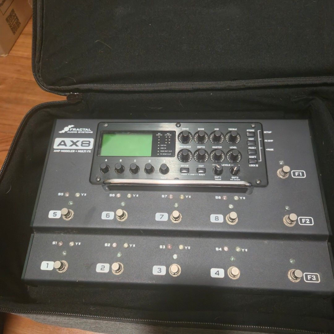 Fractal Audio Systems AX8 Guitar Effects Processor + Gator GT-2412-GRY ...