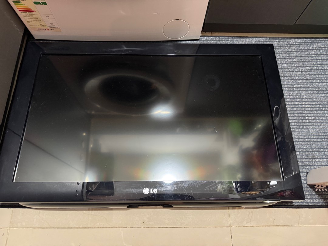 LG 32LD450 液晶電視, 家庭電器, 電視 & 其他娛樂, 電視 - Carousell