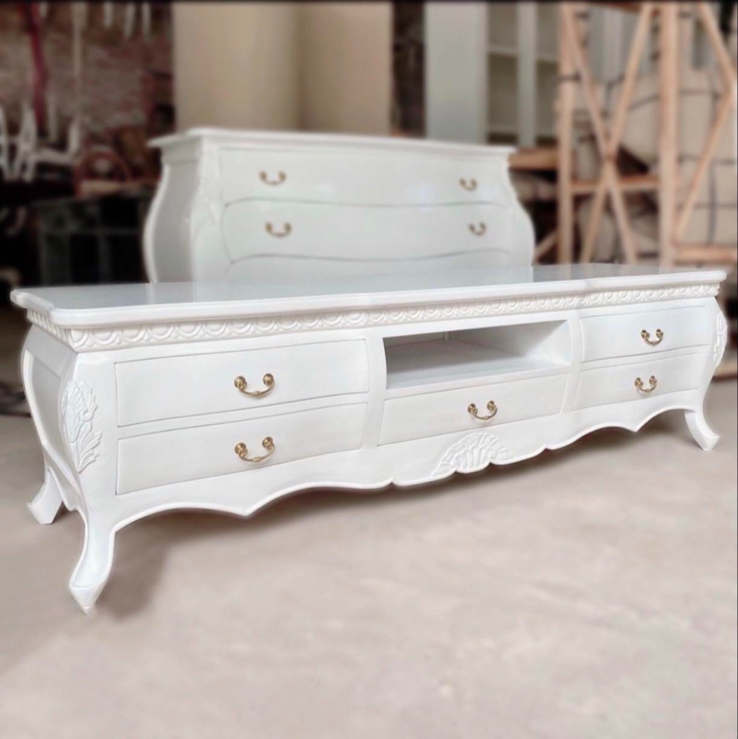 MAELYN I VICTORIAN TV CONSOLE, Furniture & Home Living, Furniture, TV ...