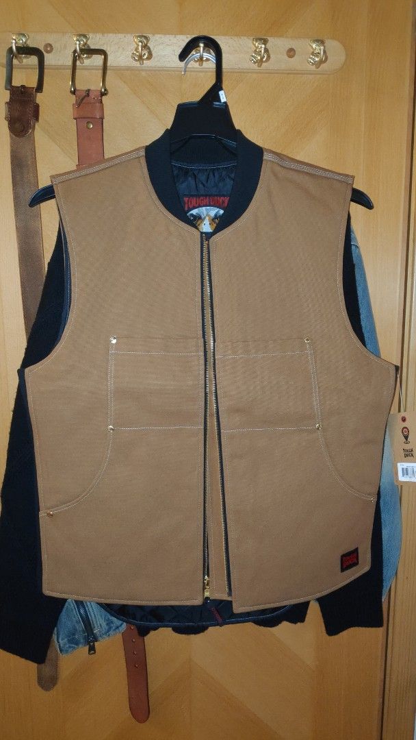 Tough Duck Moto Vest, 男裝, 上身及套裝, 背心 - Carousell