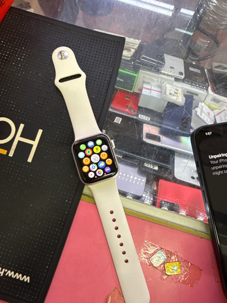 Apple Watch SE 3 40mm, Mobile Phones & Gadgets, Wearables & Smart ...