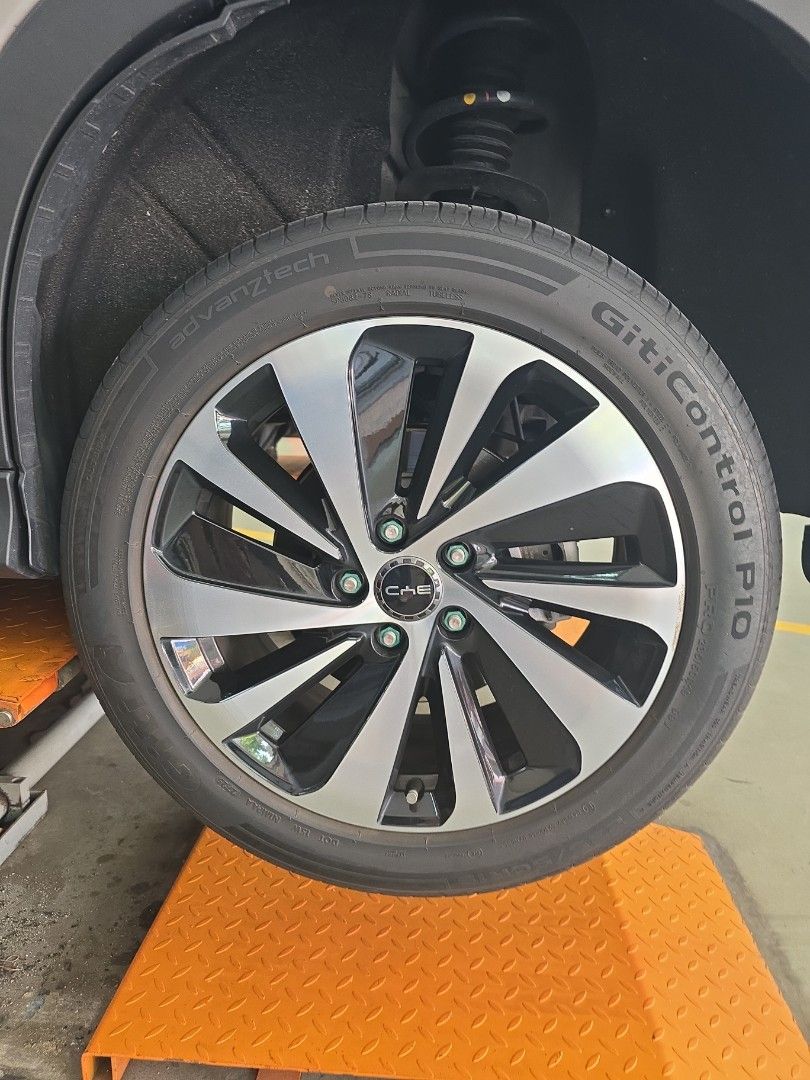 BYD Sealion 6 Original 19 imch Rims & Tires, Car Accessories, Tyres ...