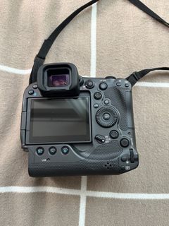 Canon EOS R8 Mirrorless Camera, Photography, Cameras on Carousell