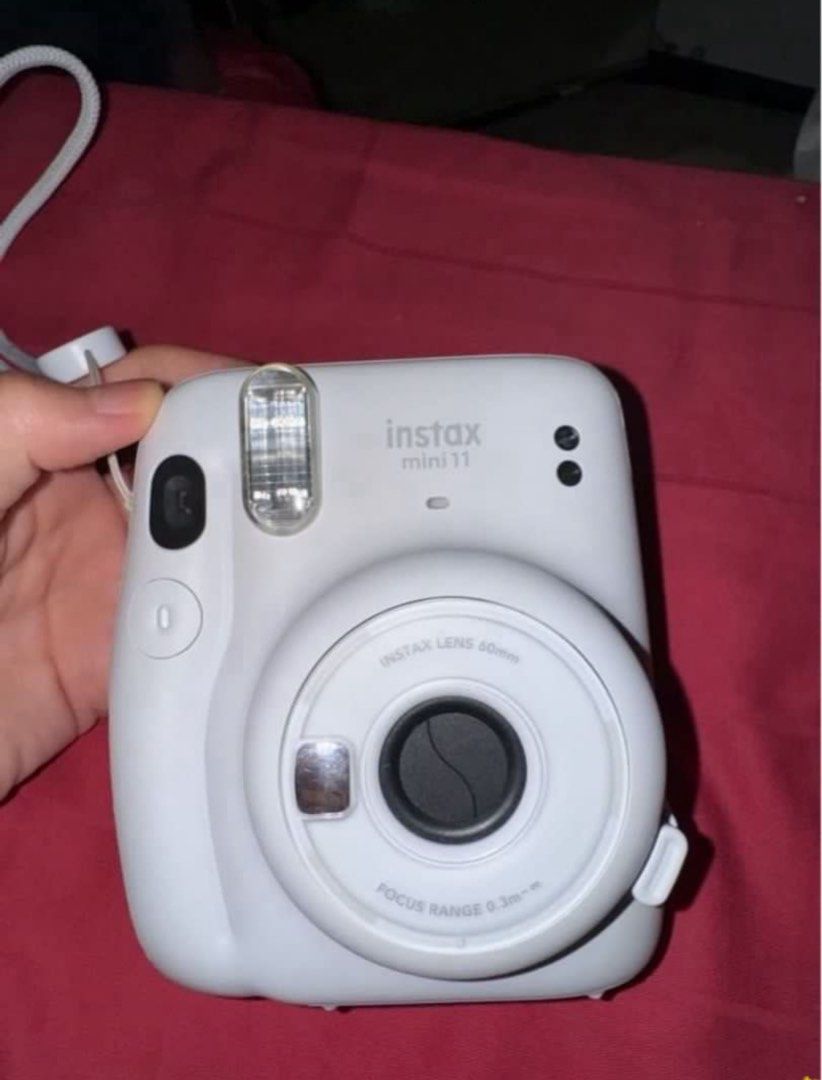 FUJIFILM INSTAX MINI 11, Photography, Cameras on Carousell