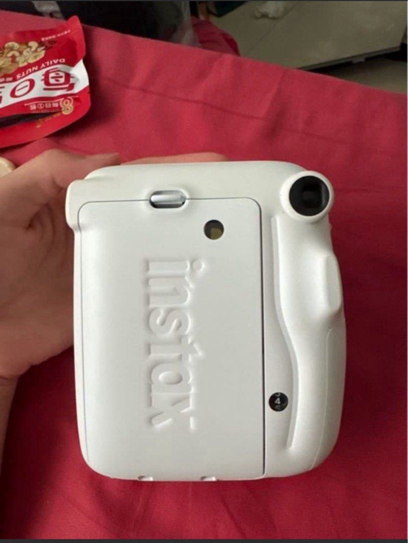 FUJIFILM INSTAX MINI 11, Photography, Cameras on Carousell