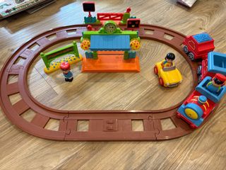 ELC Happyland Train Set + Vet Animals Set, Hobbies & Toys, Toys & Games ...