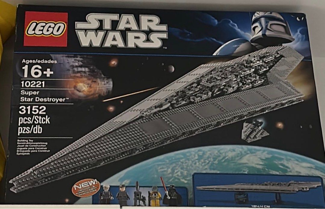 LEGO 10221 Super Star Destroyer, Hobbies & Toys, Memorabilia ...
