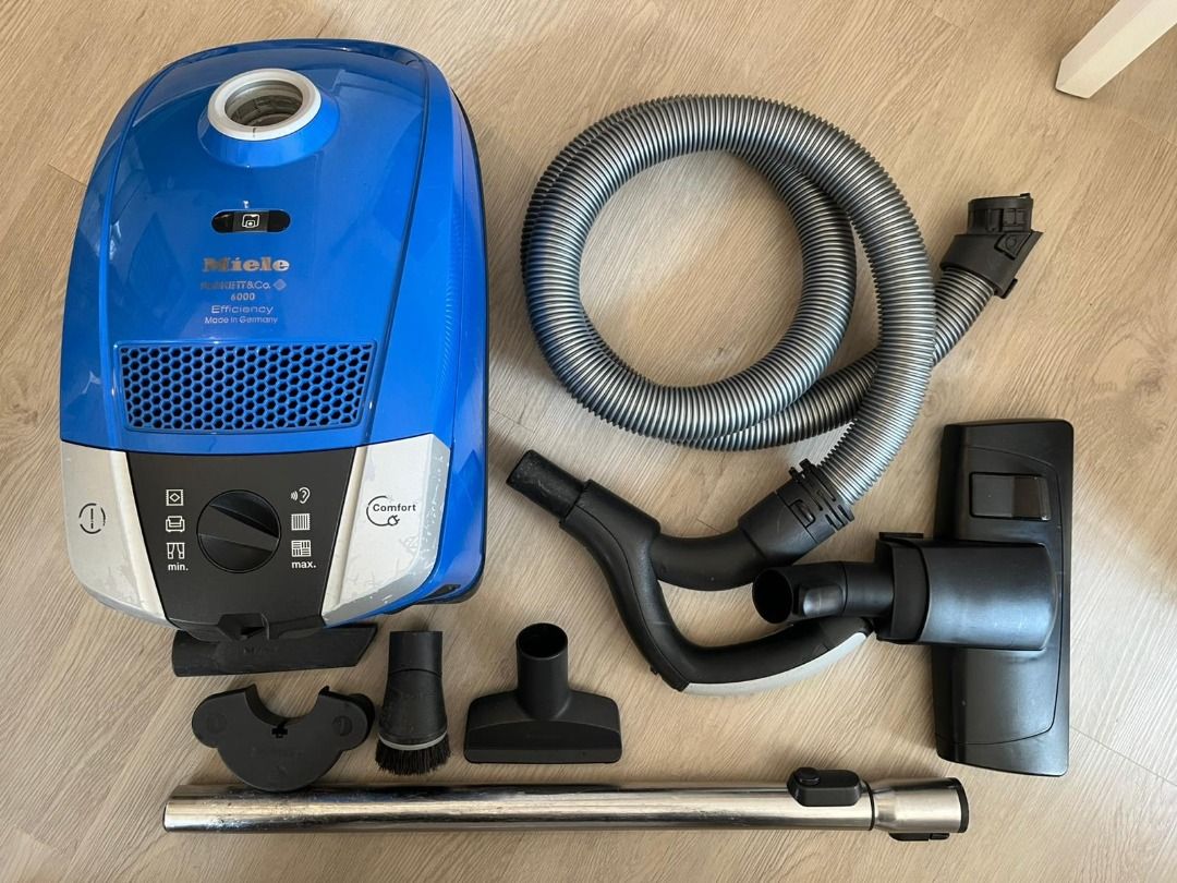 Miele Compact C2 Vacuum Cleaner 吸塵機 - Dyson Beater, 家庭電器, 吸塵機 ＆ 家居清潔電器 ...