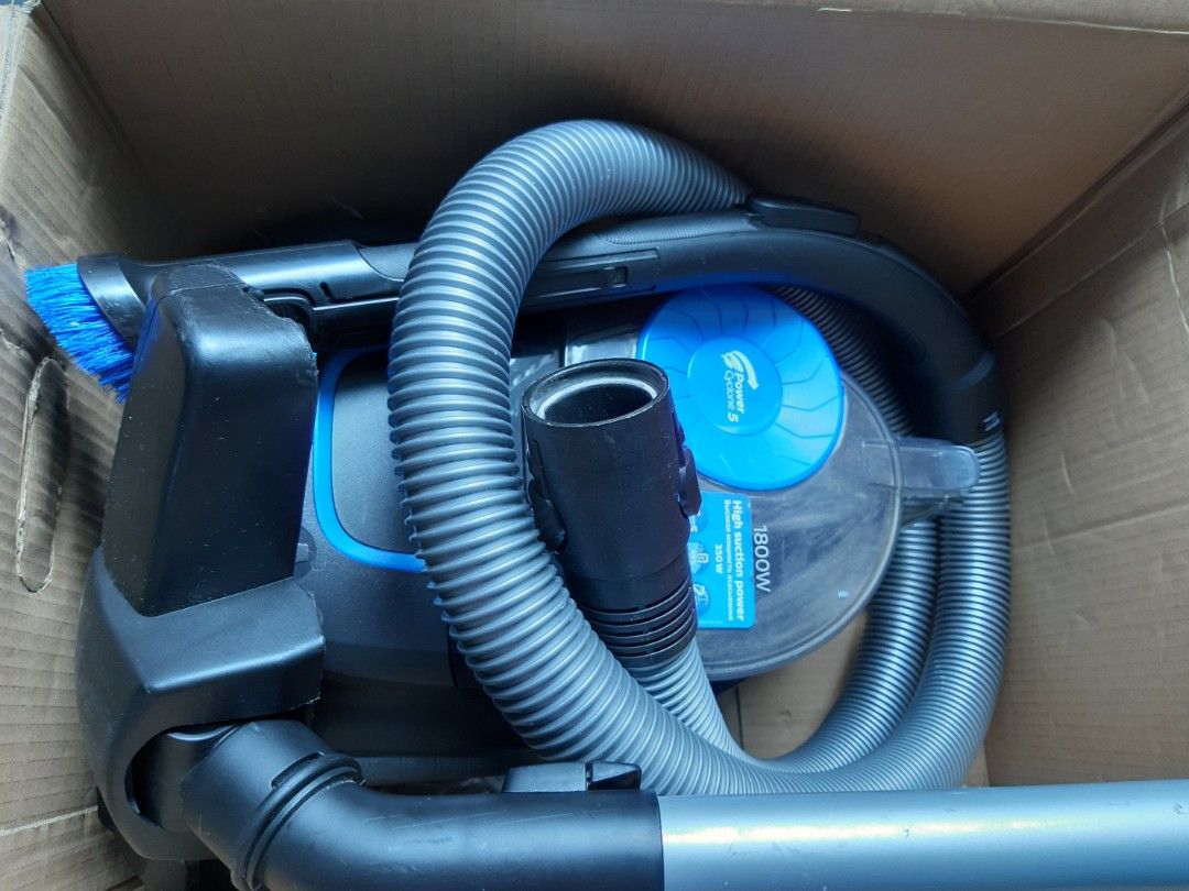 Philips PowerPro Compact Vacuum Cleaner, 家庭電器, 吸塵機 ＆ 家居清潔電器 - Carousell
