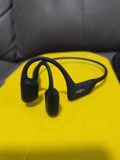 Shokz OpenRun Pro Bone Conduction Headphones, 音響器材, 頭戴式/罩耳式耳機 - Carousell