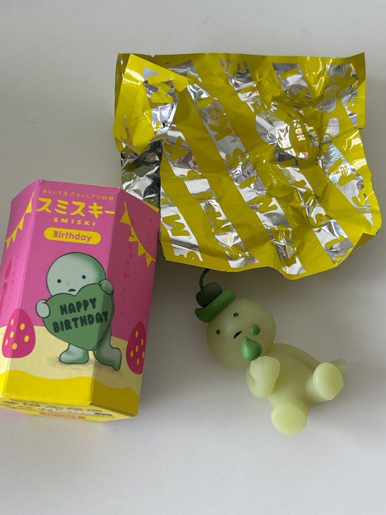 Smiski happy birthday apple cake, Hobbies & Toys, Toys & Games on Carousell