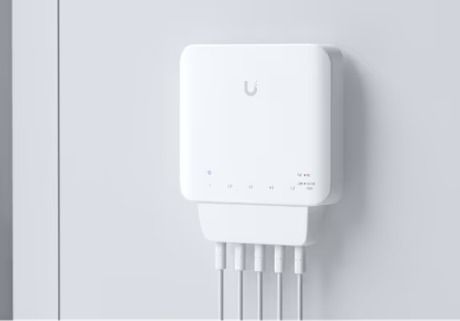 Ubiquiti Unifi USW Flex USW-Flex 4 Port PoE Switch (46W), TV & Home ...