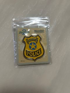 Zootopia Police Badge Pin, Hobbies & Toys, Memorabilia & Collectibles ...
