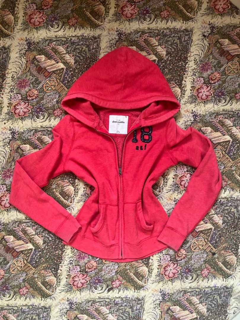 Abercrombie & Fitch Faded Red Zip-Up Hoodie. Not| Liz Lisa Axes Femme ...