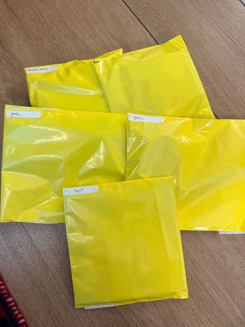 Anime Keychains, Pins, and Acrylic Standees, Hobbies & Toys, Toys ...