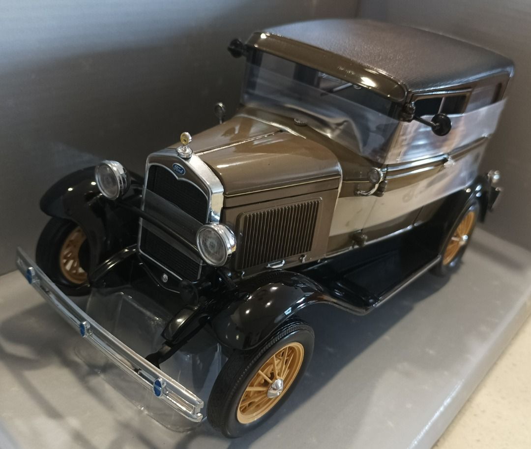 Genuine Licensed Collectibles Brand New 1931 Ford Model A Tudor 1/18 ...