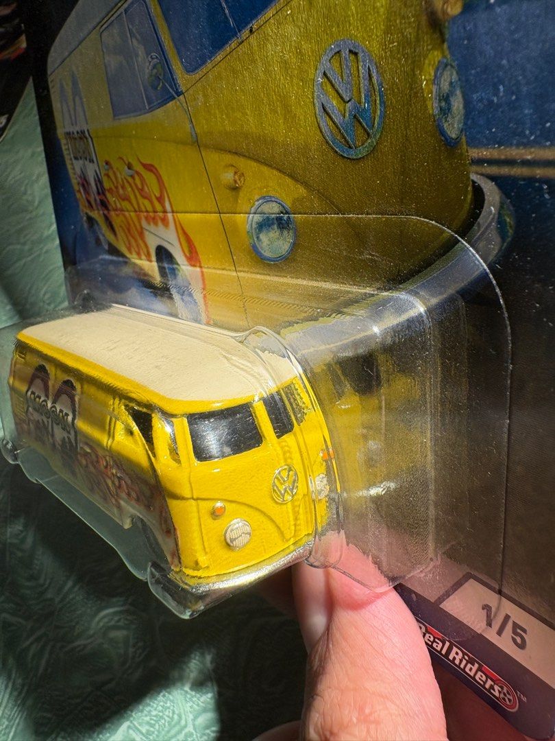 Hot Wheels Car Culture Cargo Carriers Mooneyes Volkswagen T1 Panel Bus ...