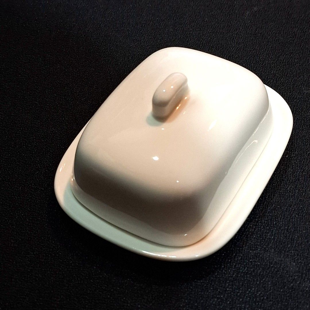 Maxwell & Williams Small Porcelain Butter Dish with Lid, Furniture ...