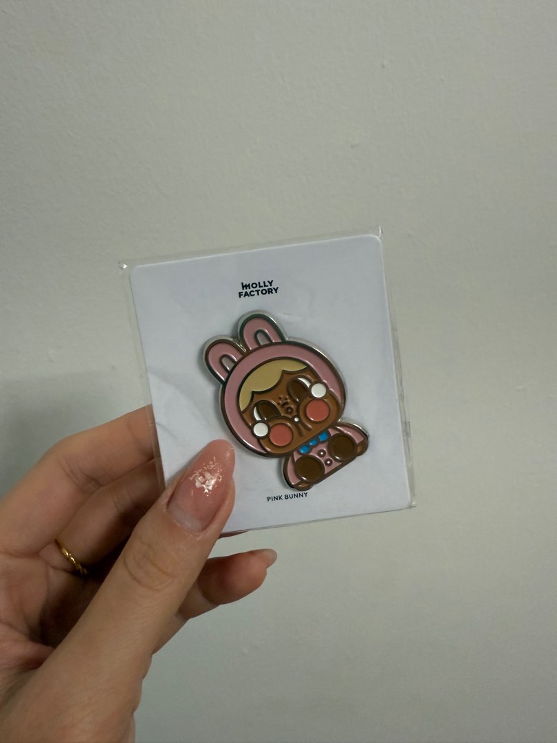 Molly Factory Pink Bunny Pin, Hobbies & Toys, Memorabilia ...