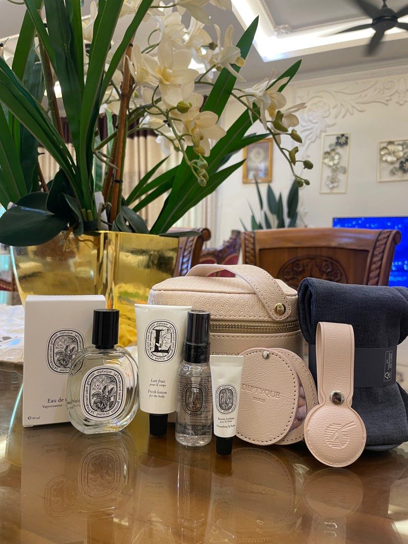 Qatar Airways First Class Diptyque Amenities Kits Eau Rose, Beauty ...