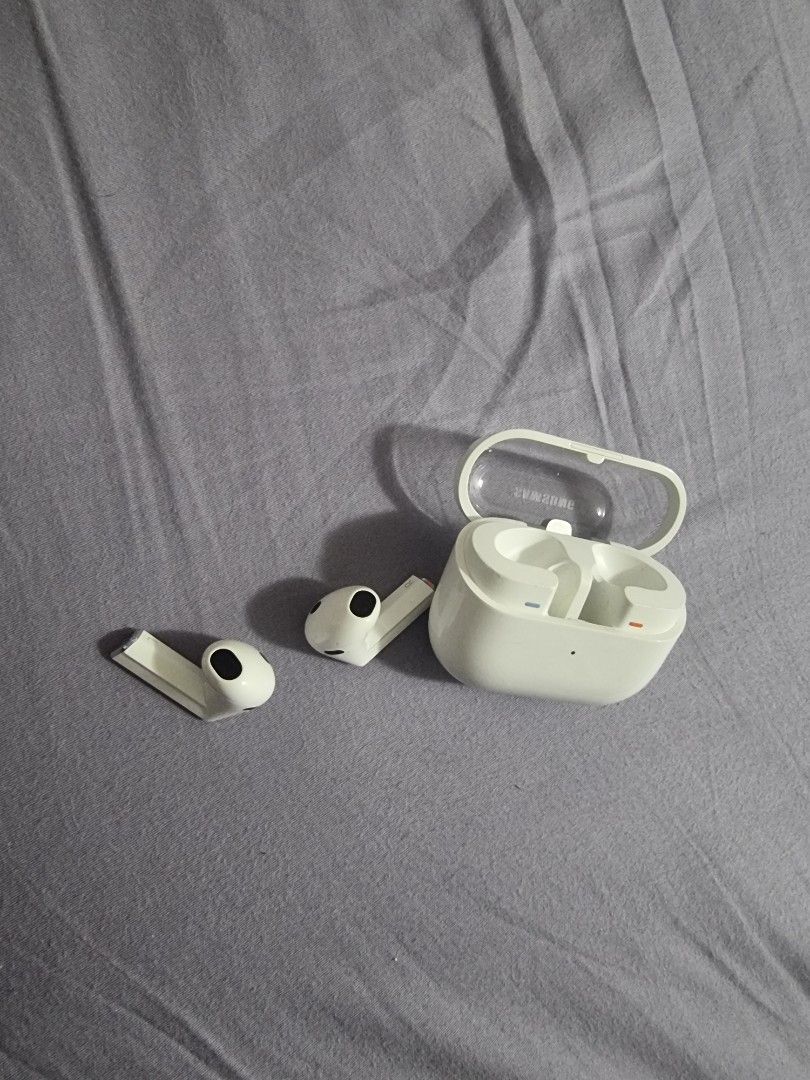 Samsung galaxy bud 3 white, Audio, Earphones on Carousell