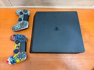 Sony PlayStation 4 Console with Games, Video Gaming, Video Game ...