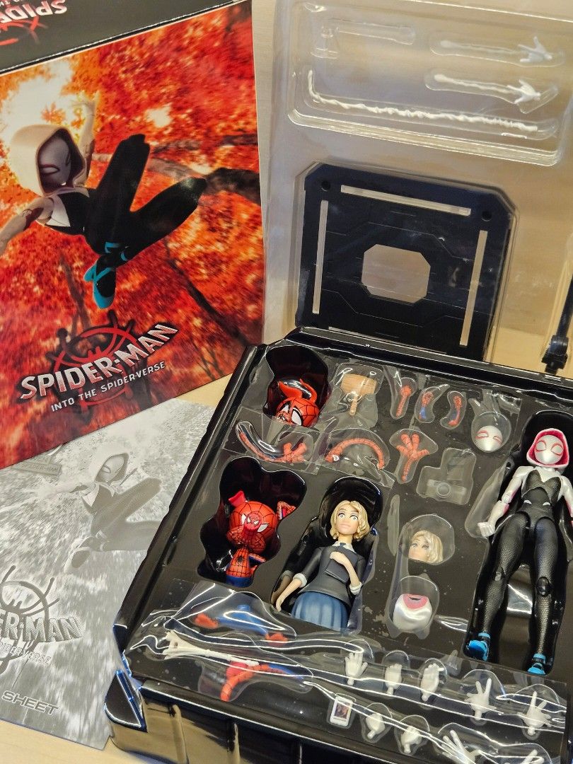 Spider-Man: Into the Spider-Verse - Spider-Gwen & Spider-Ham, Hobbies ...