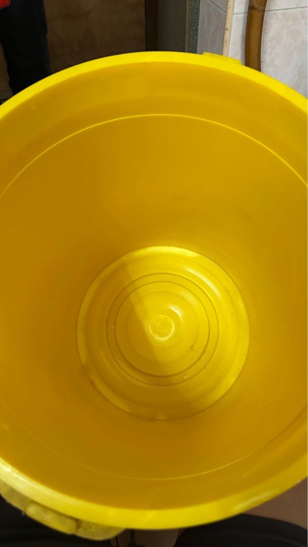 Yellow Plastic Bucket with Lid / Plastic Pail With Cover |Water Storage ...