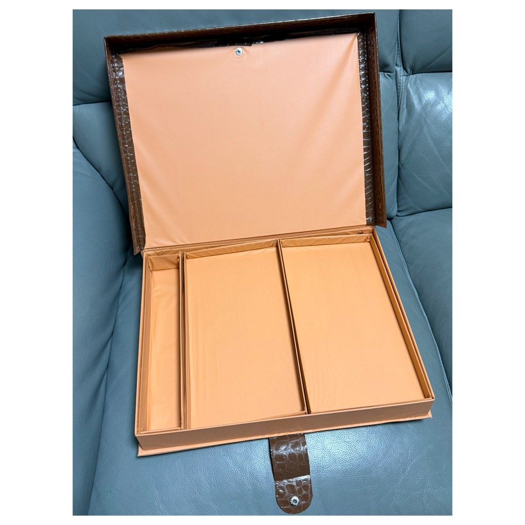 Mahjong Empty Briefcase Box with trays, Hobbies & Toys, Toys & Games on ...