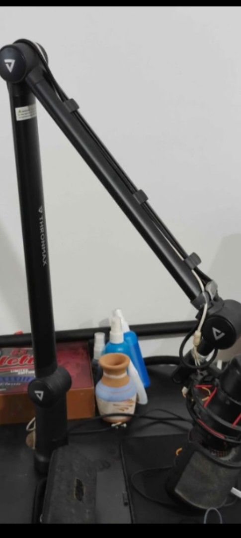 HyperX Quadcast Microphone with Thronmax Zoom Boom Arm, Audio ...
