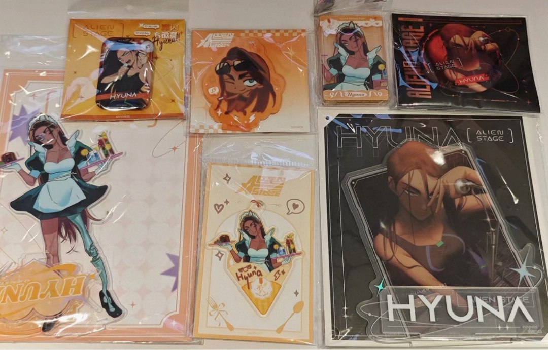 [OFFICIAL] Hyuna Alien Stage Standee Set, Hobbies & Toys, Collectibles ...