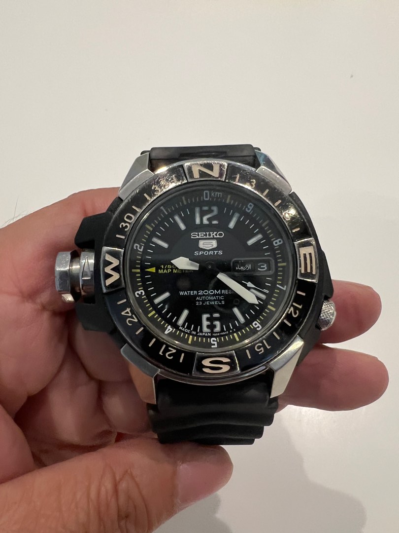 Seiko 5 Sports Map Meter diver Watch, Men's Fashion, Watches ...