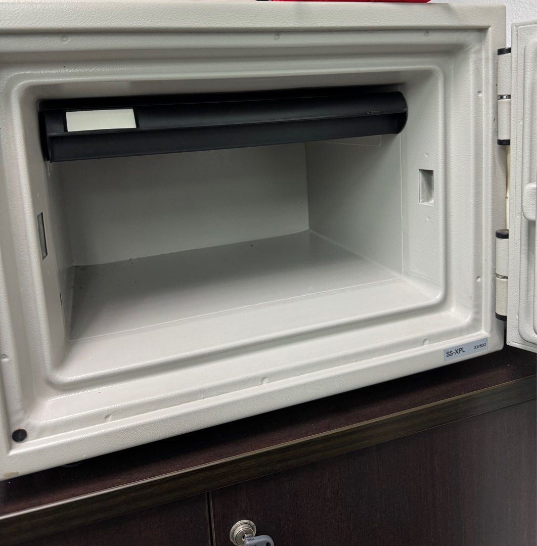 Uchida Firesafe SS-XPL Safe, Furniture & Home Living, Security & Locks ...