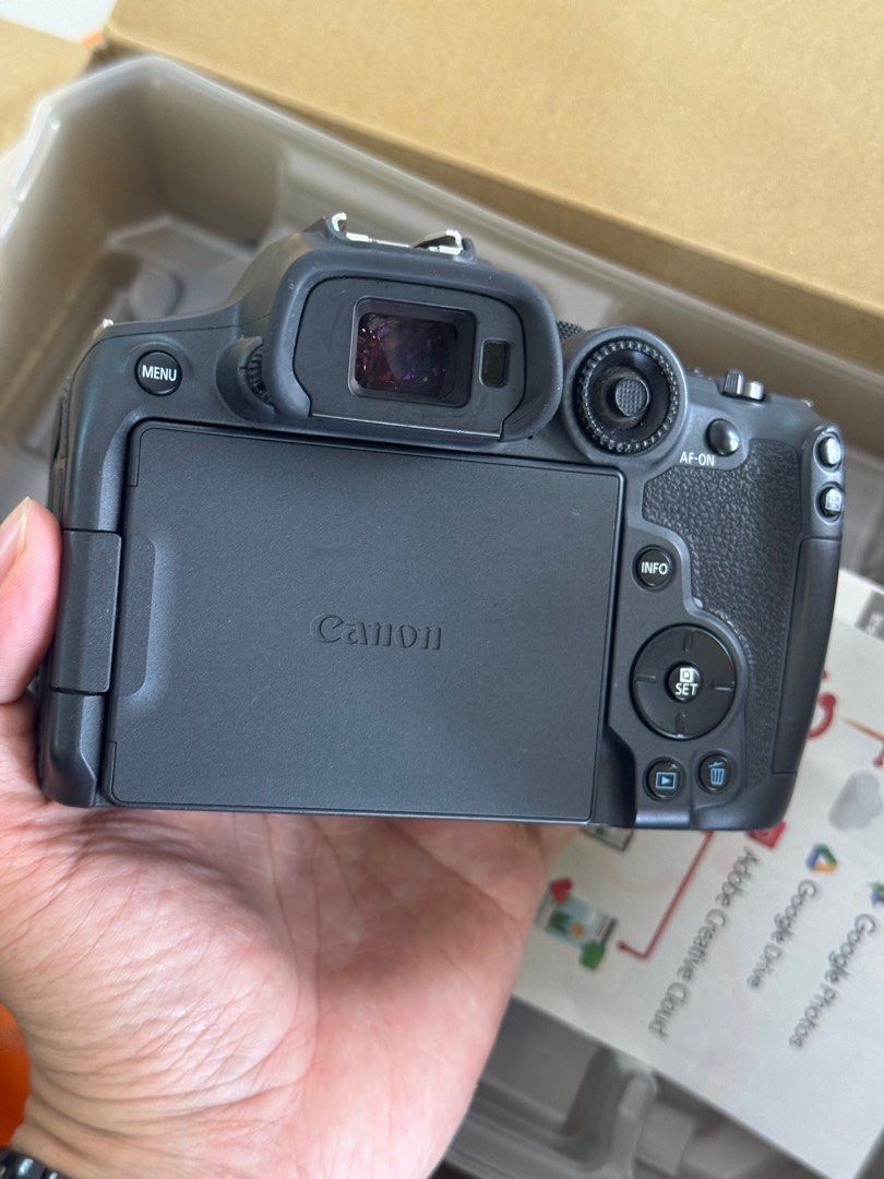 Clearance!! CANON EOS R7 BODY SHUTTER COUNT 3k, Photography, Cameras on ...