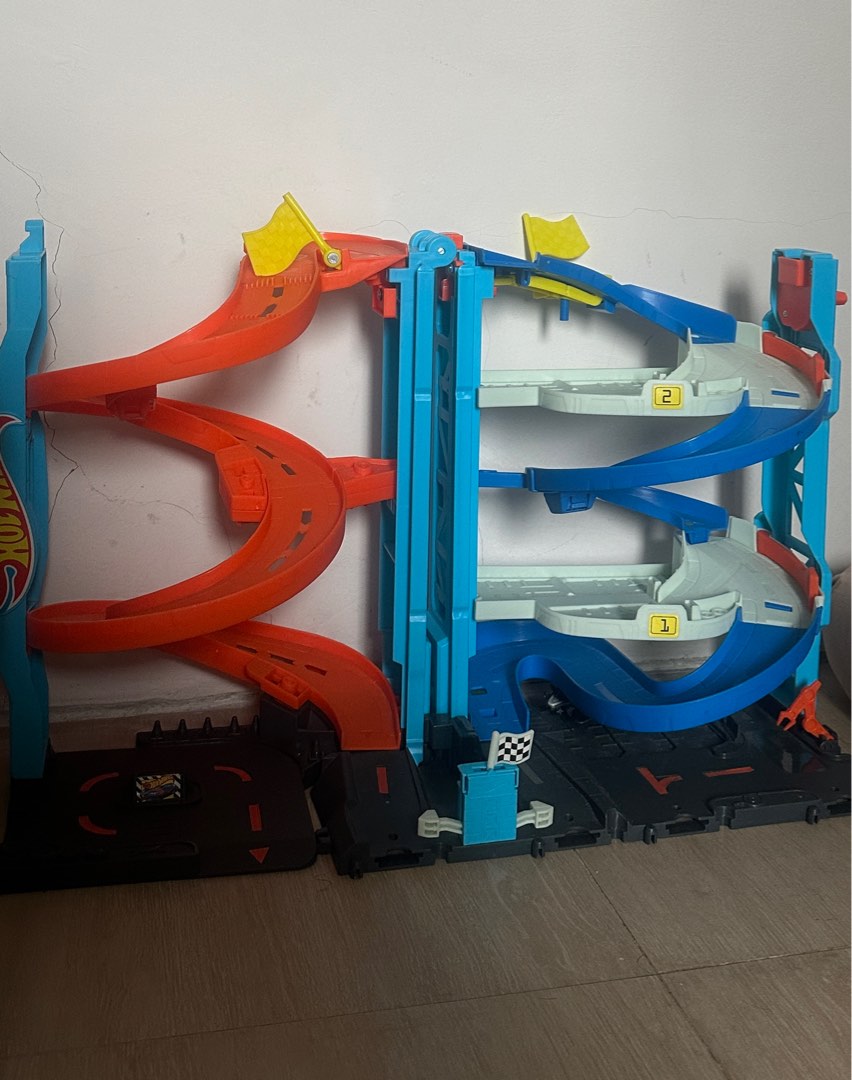 Hot Wheels City Transforming Race Tower Playset, Toys & Collectibles ...
