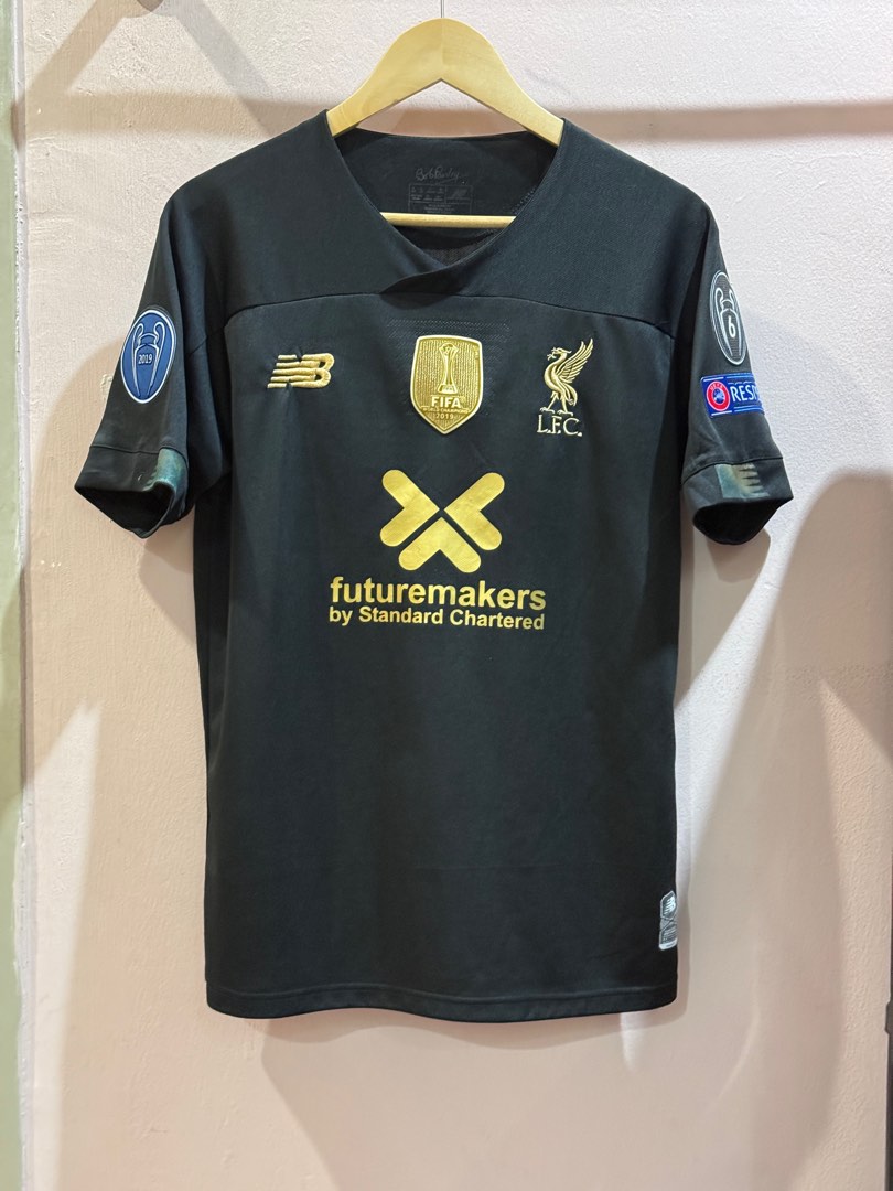 Liverpool gk kit 2019/20 triple A, Men's Fashion, Activewear on Carousell