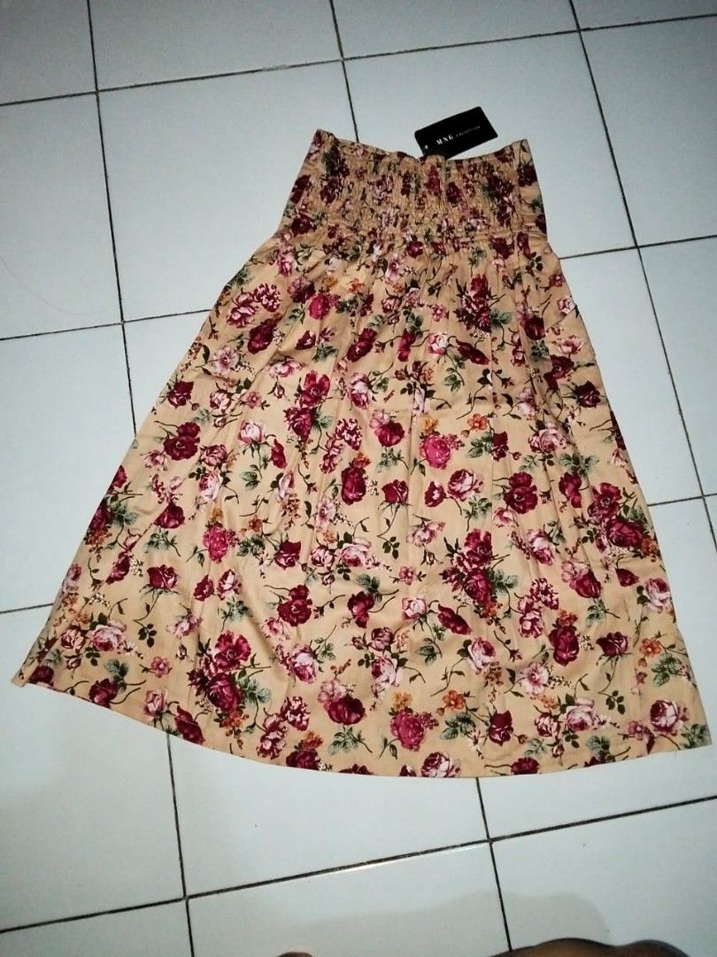 🔥ROK MIDI MOTIF BUNGA(FLORAL)🔥, Fesyen Wanita, Pakaian Wanita, Gaun ...