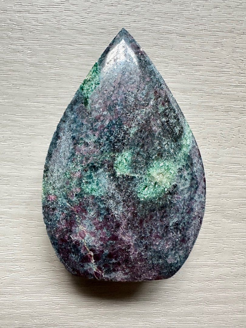 Ruby Kyanite Crystal, Women's Fashion, Jewelry & Organisers, Precious ...