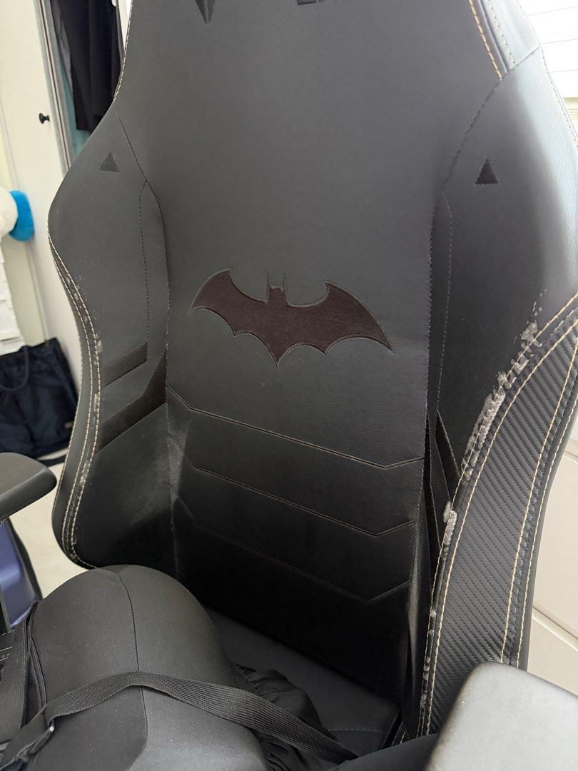 Secret Lab Titan Batman Chair, Furniture & Home Living, Furniture ...