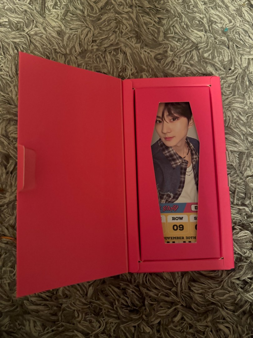 (WTS) Enhypen World Rock Band Basic Ver, Hobbies & Toys, Memorabilia ...