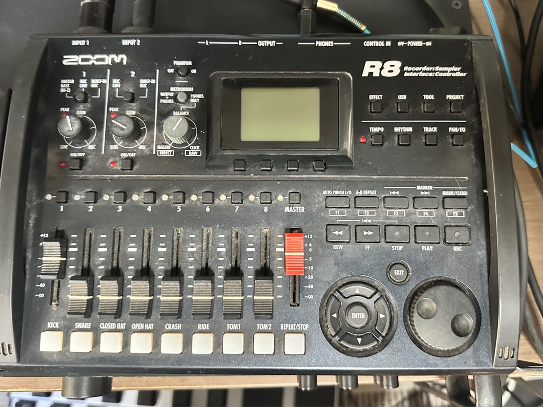 Zoom R8 Recorder/Sampler/Interface/Controller, Audio, Portable Audio ...